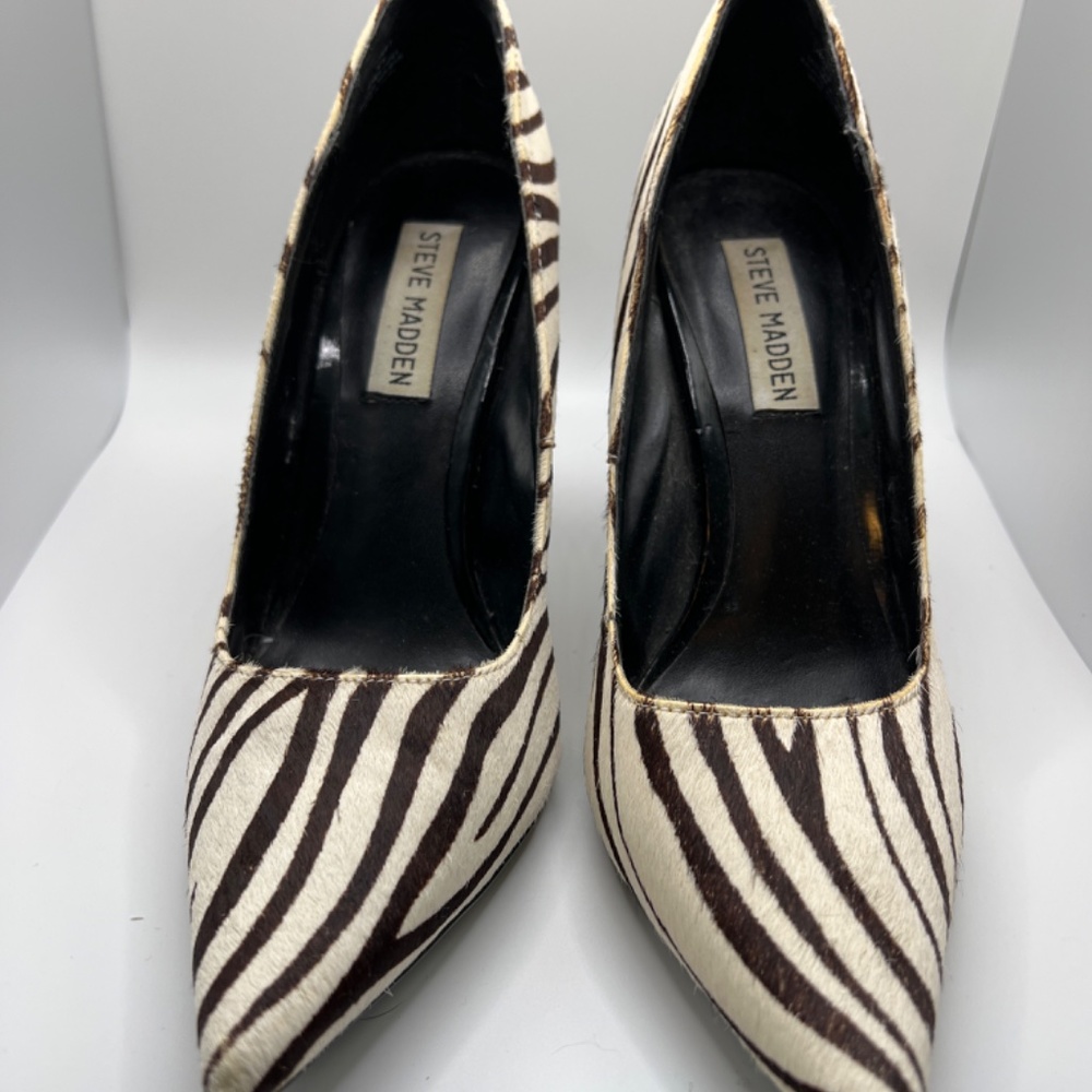Steve Madden Zebra “Arouse” Pointed Toe Pump - Gem